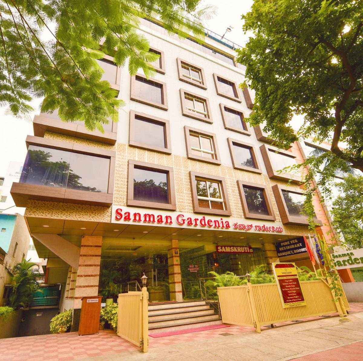 Hotels Near Lalbagh | Book from 50+ Stay Options @Best Price