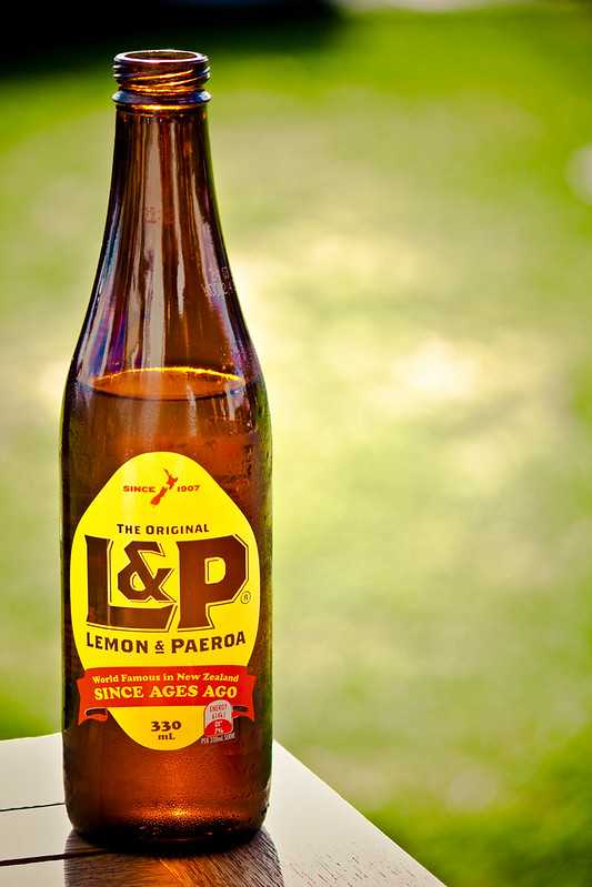 15 Food of New Zealand - Best Kiwi Food & Drinks to Try