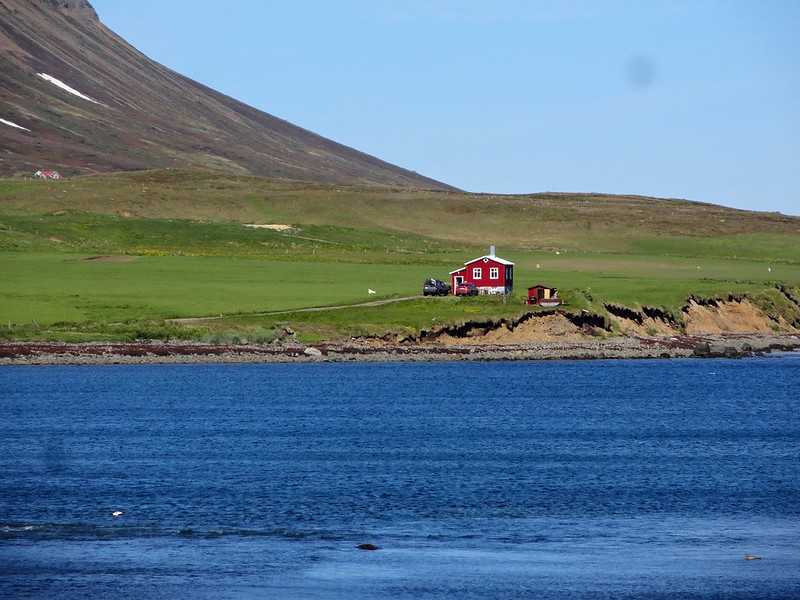 15 Best Beaches in Iceland
