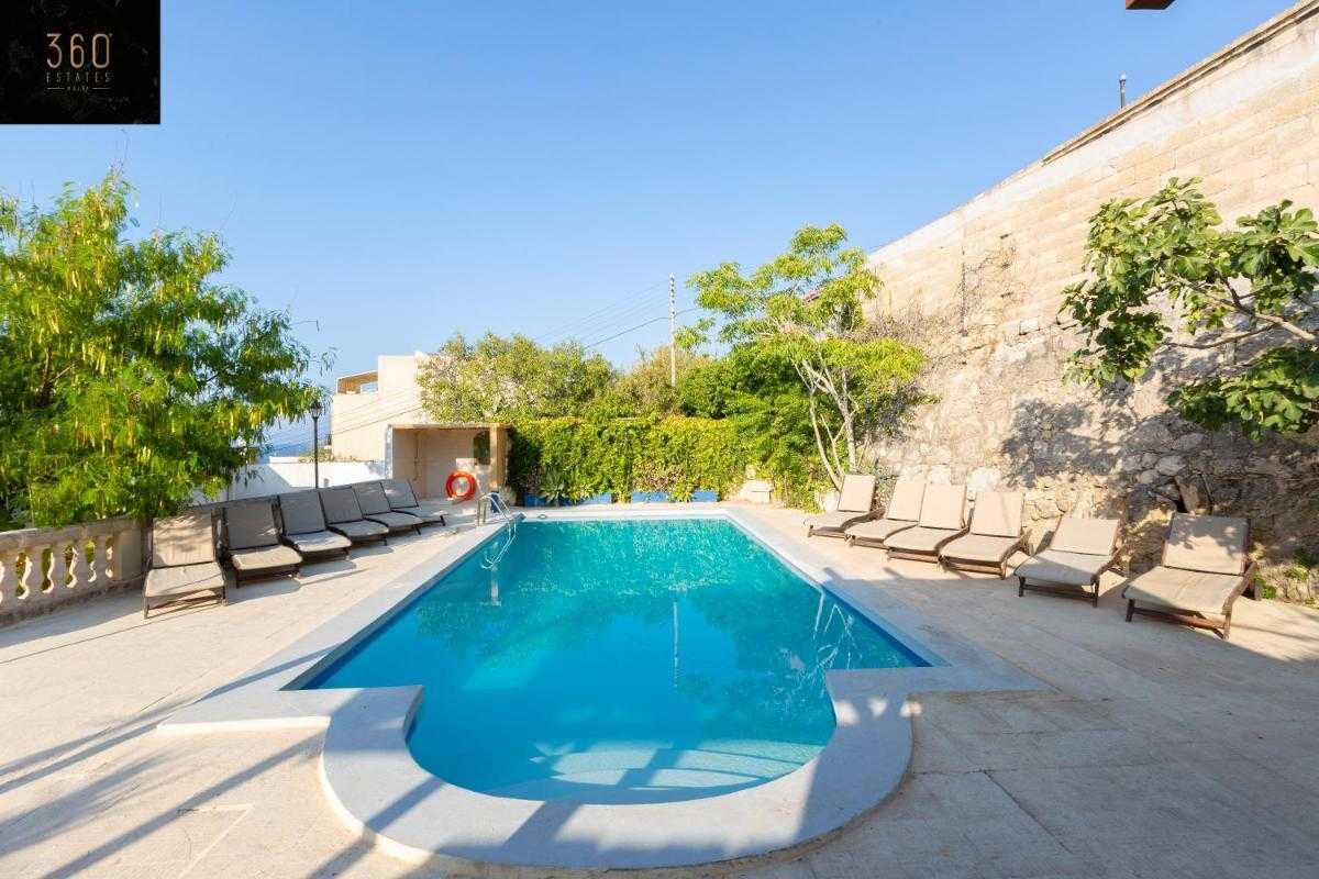 18 Villas In Malta