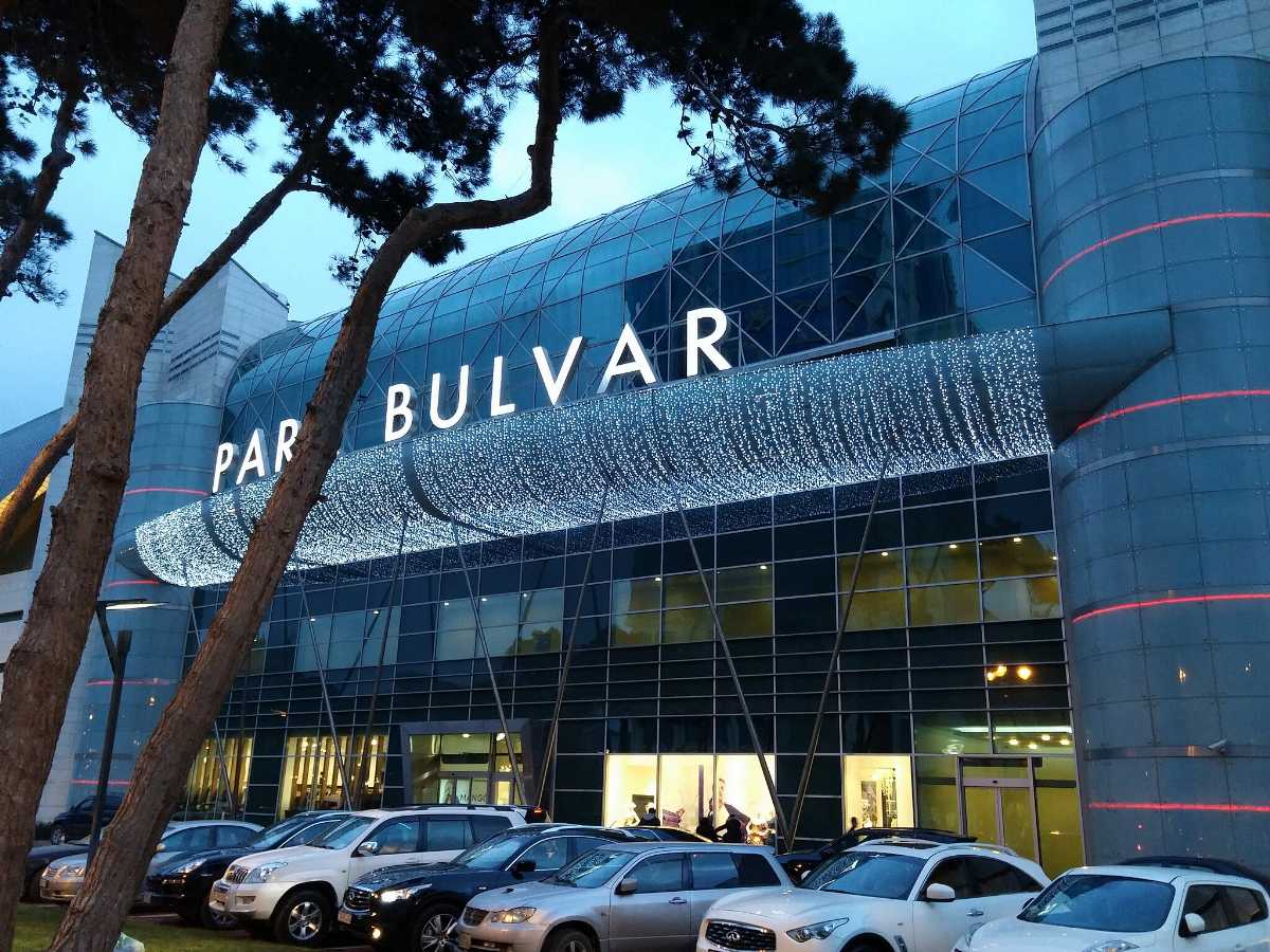 9 Shopping Malls In Baku: Premier Shopping Destinations
