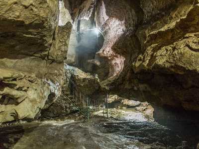 Krem Mawsmai Cave, Cherrapunjee| Photos and Timings